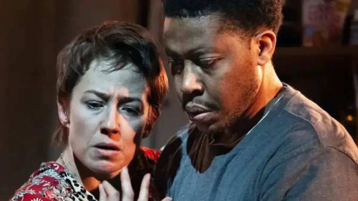 Review: Carrie Coon Shines in Gripping American Gothic ‘Bug’ - Filmogaz.com